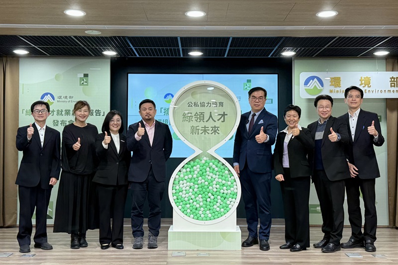 環境部發布《綠領人才就業趨勢報告》 2024年平均每月徵求2.2萬名綠領人才 8年飆速成長3.29倍！直追AI人才缺口 – CSRone 永續智庫